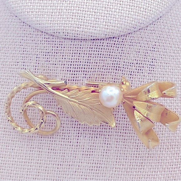 Vintage | Jewelry | Vintage Brushed Gold Tone Floral Brooch With A Single Faux Pearl Curled ...